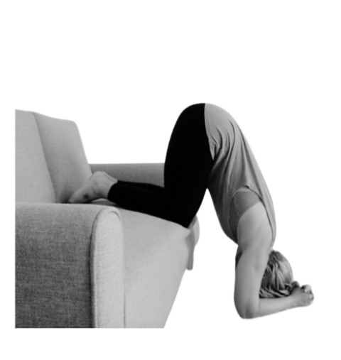 Comment aider un bébé en siège à se retourner